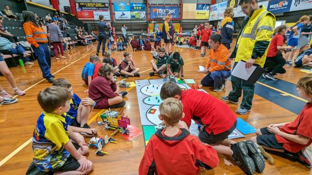 7th Annual Robotics Comp | Gladstone Today